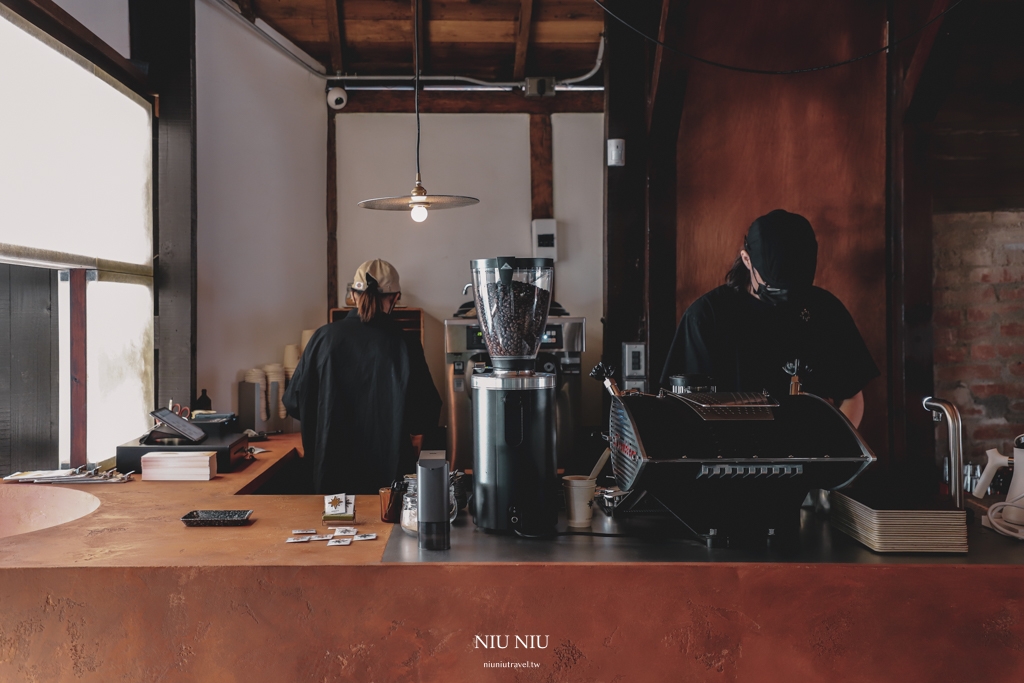 HERMIT & Co. 嘉義新開幕甜食咖啡廳｜日式印刷廠老宅賣烤玉米慕斯霜淇淋，試營運中(含菜單) @妞妞幸福花園